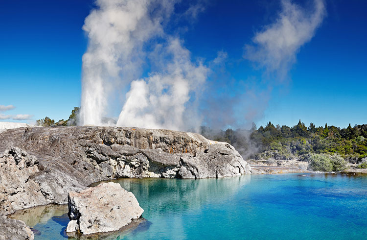 Discover the Geothermal Wonders of Rotorua & Lake Taupo