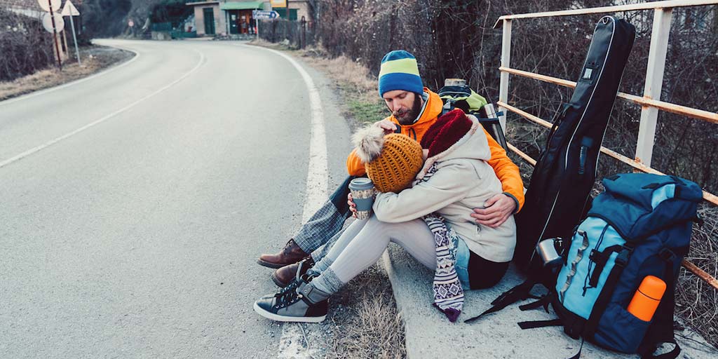 7 Ways to Stay Connected While Traveling the World